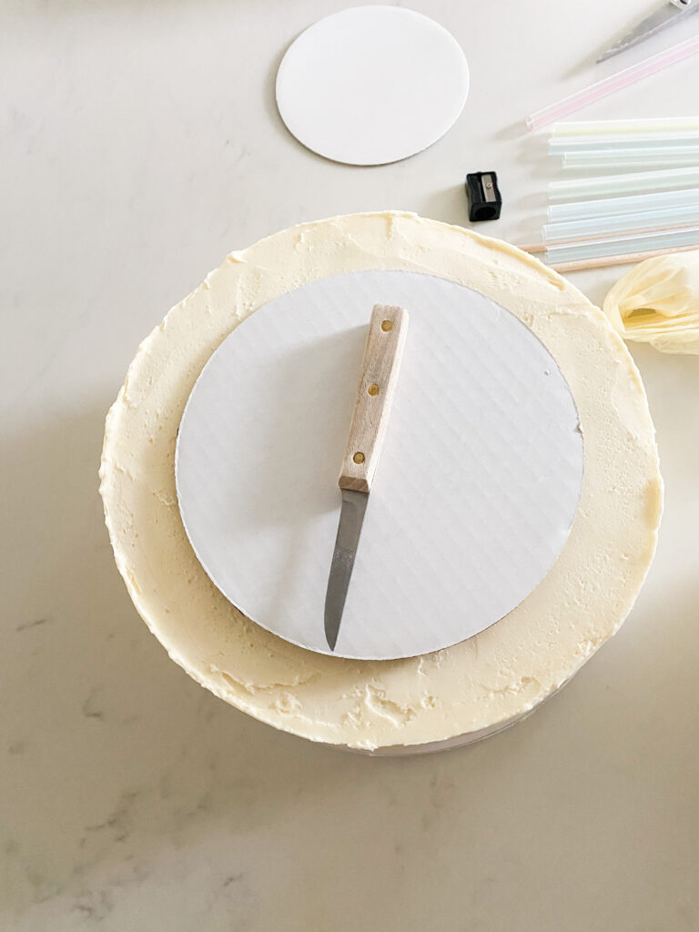 How to Stack a Cake