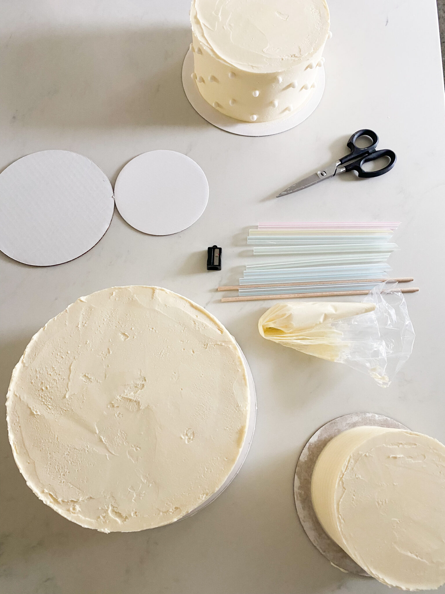How to Stack a Cake