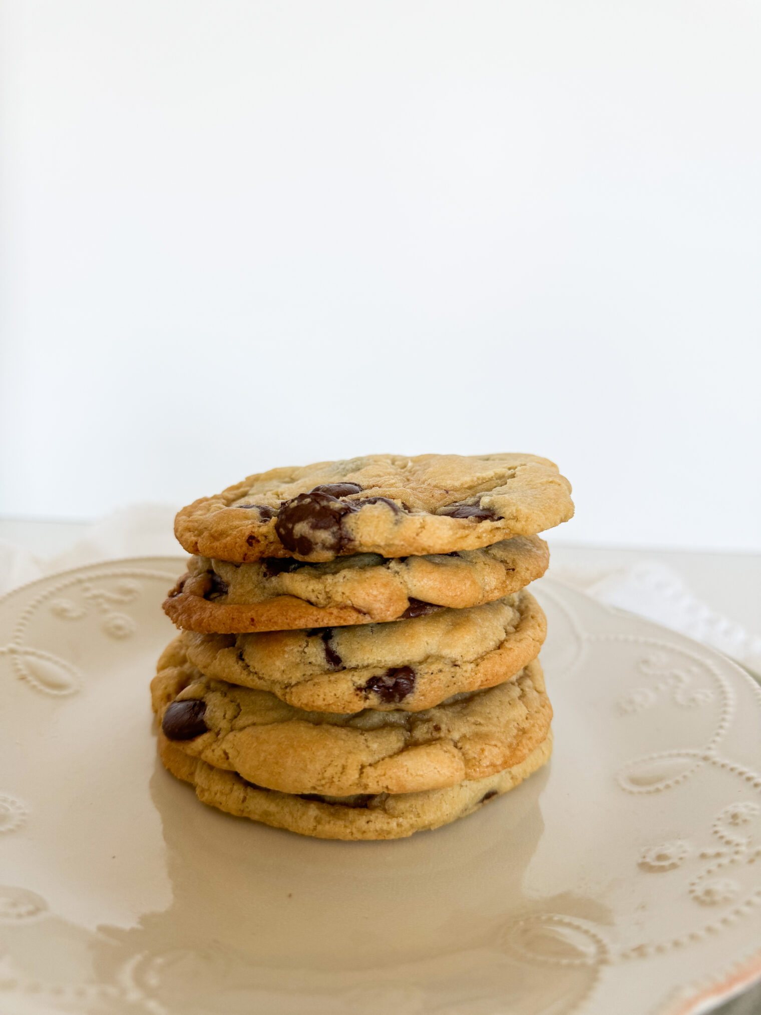 Best Bakery Style Chocolate Chip Cookie - Mrs Madi