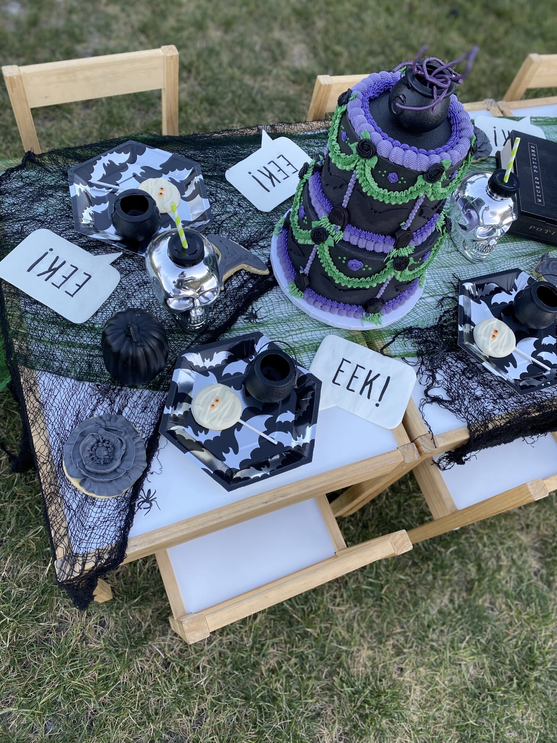 How to Throw the Ultimate Halloween Party