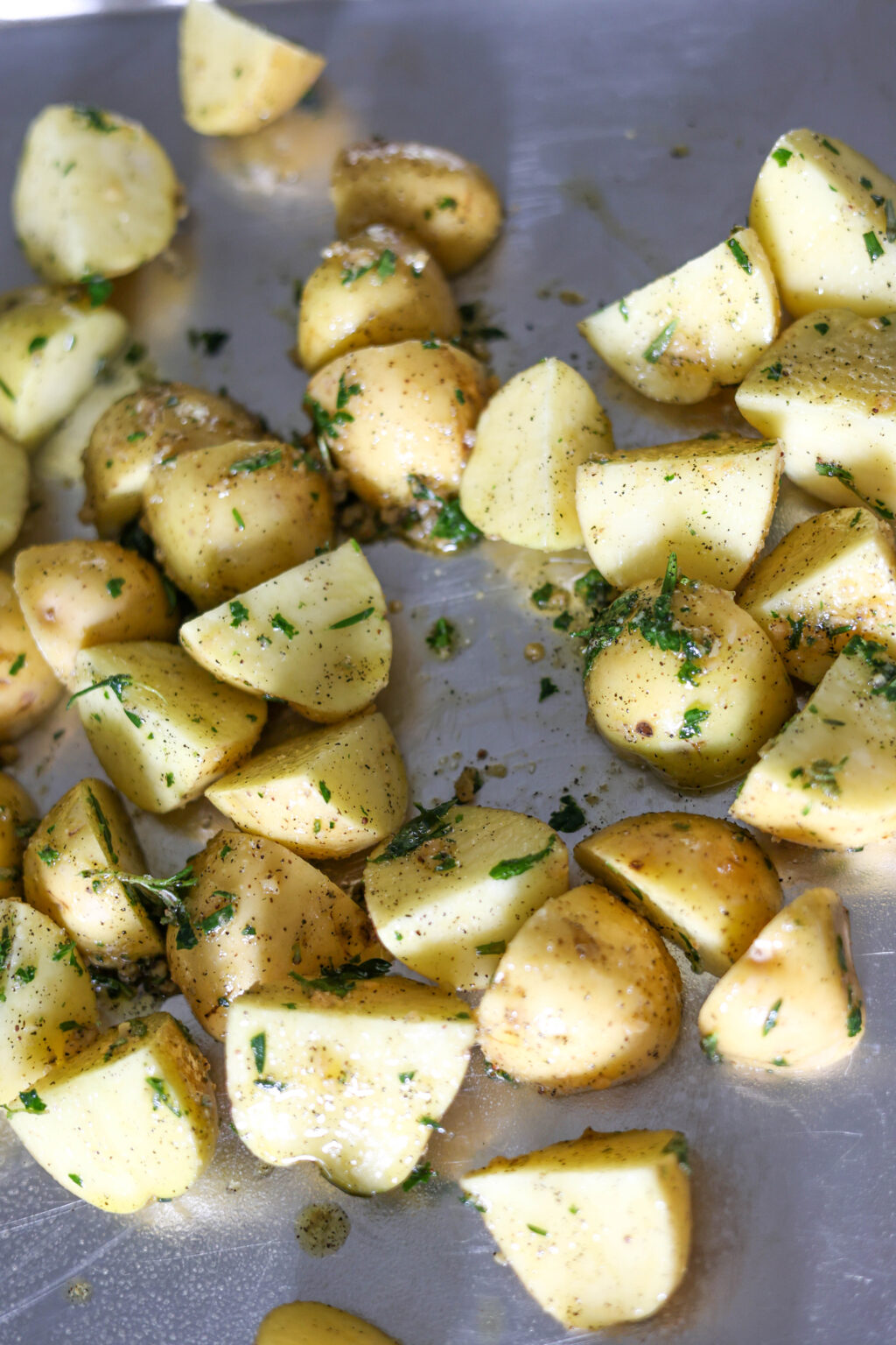 Easy Oven-Roasted Garlic Herb Potatoes